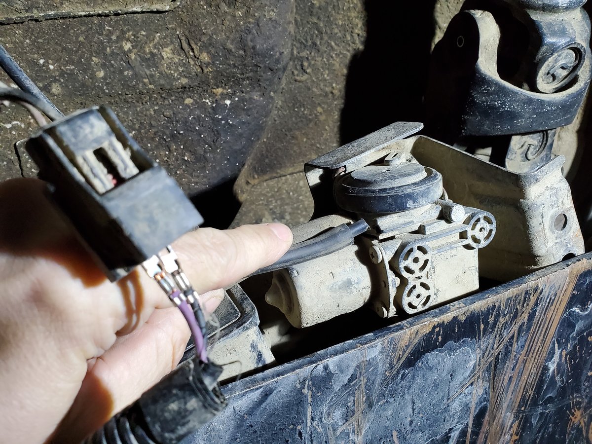 TJ Rubicon locker part? broken nipple off pump | Jeep Wrangler TJ Forum