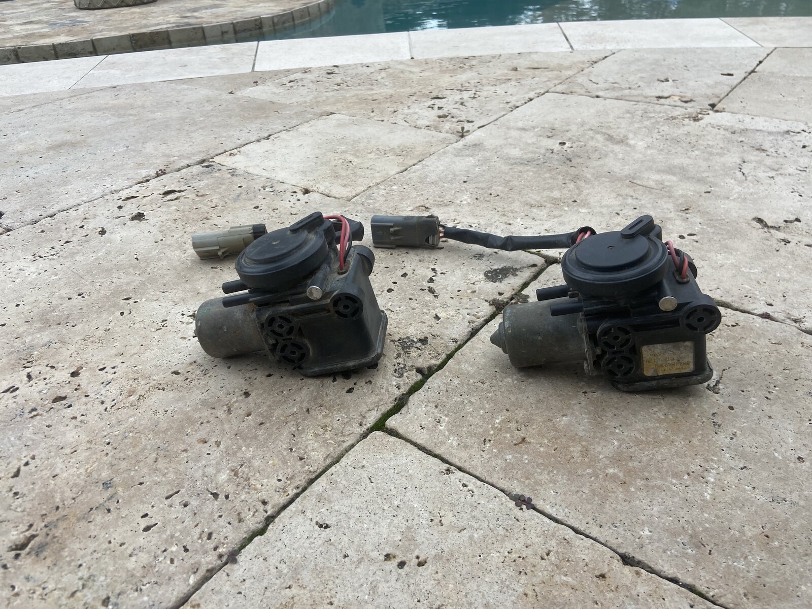 SOLD - 06 rubicon, OEM locker pumps | Jeep Wrangler TJ Forum